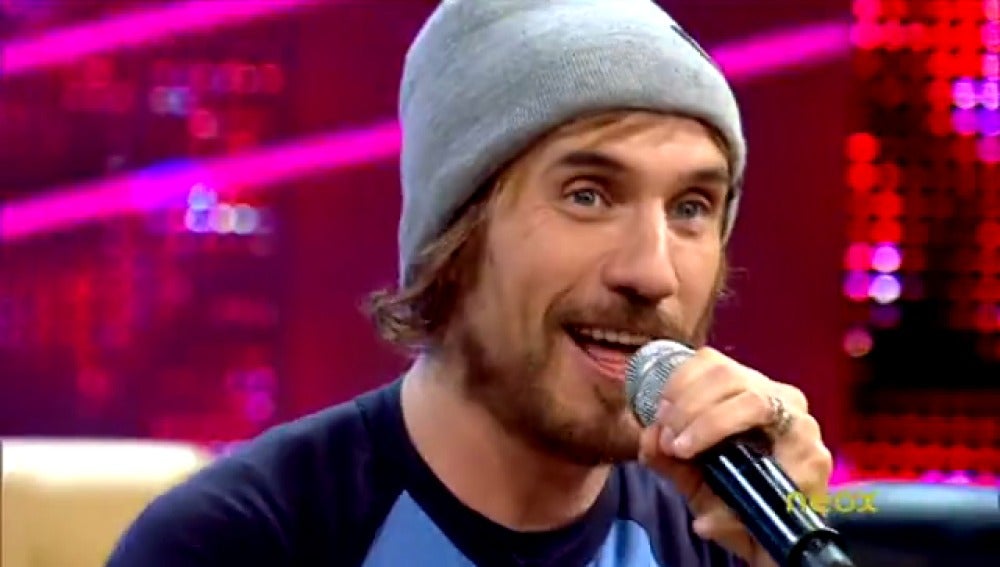 Macaco actúa en concierto para 'Otra Movida'