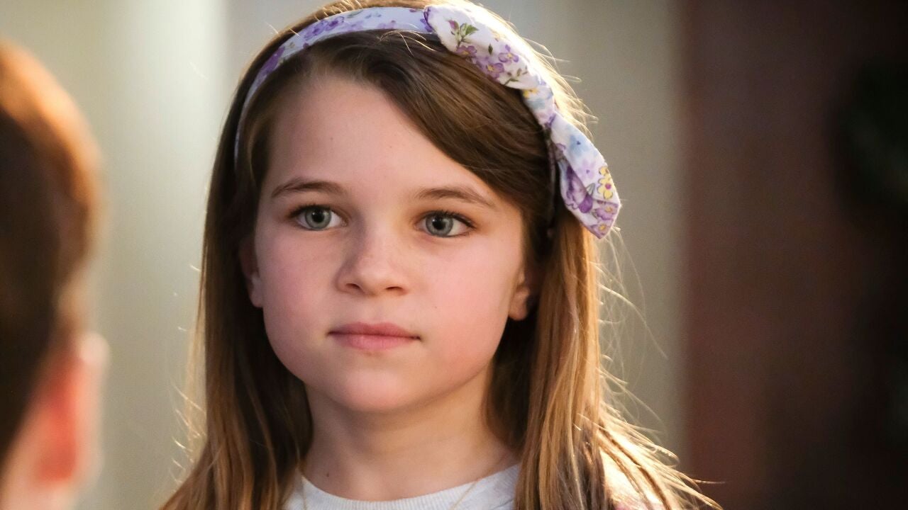 Raegan Revord es Melissa Cooper 'Missy', la hermana melliza de Sheldon