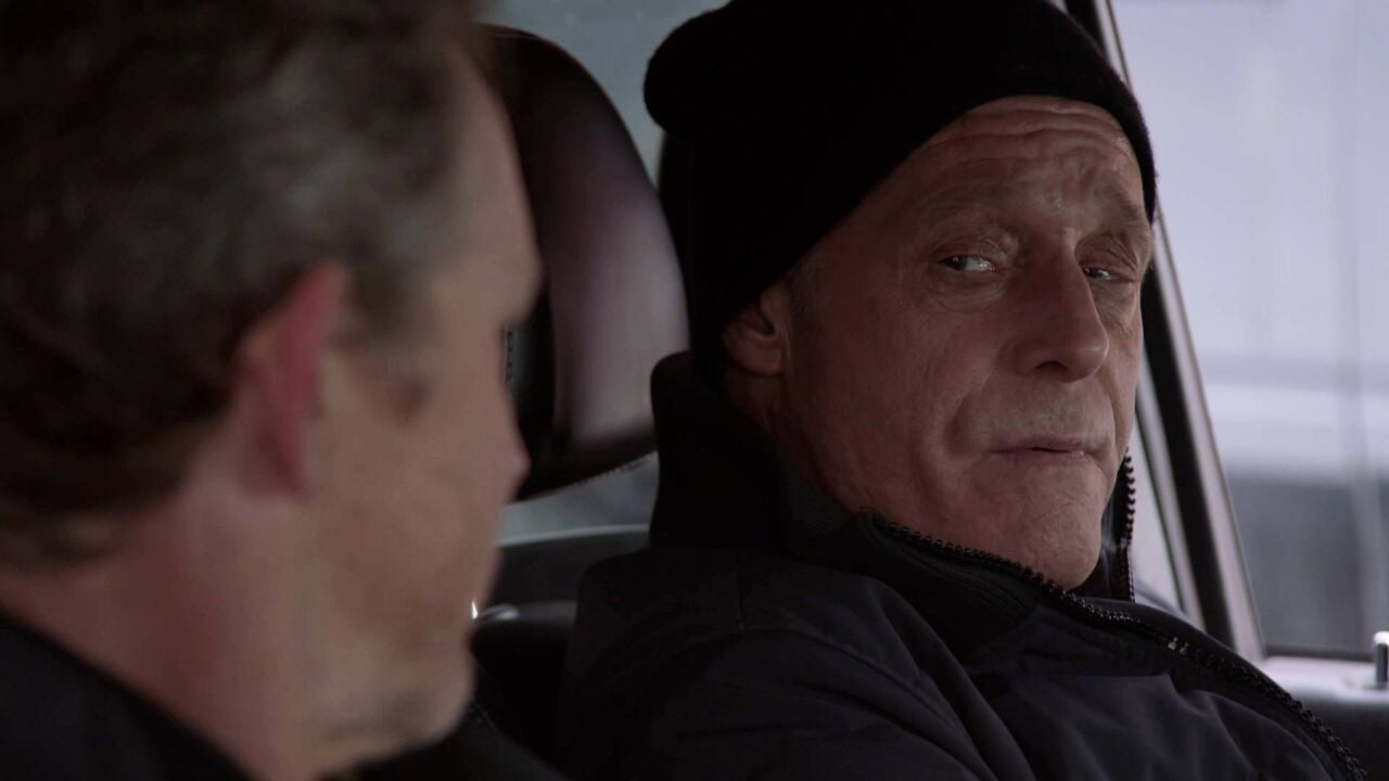 Voight descubre una peligrosa red de corrupción en las calles de Chicago PD
