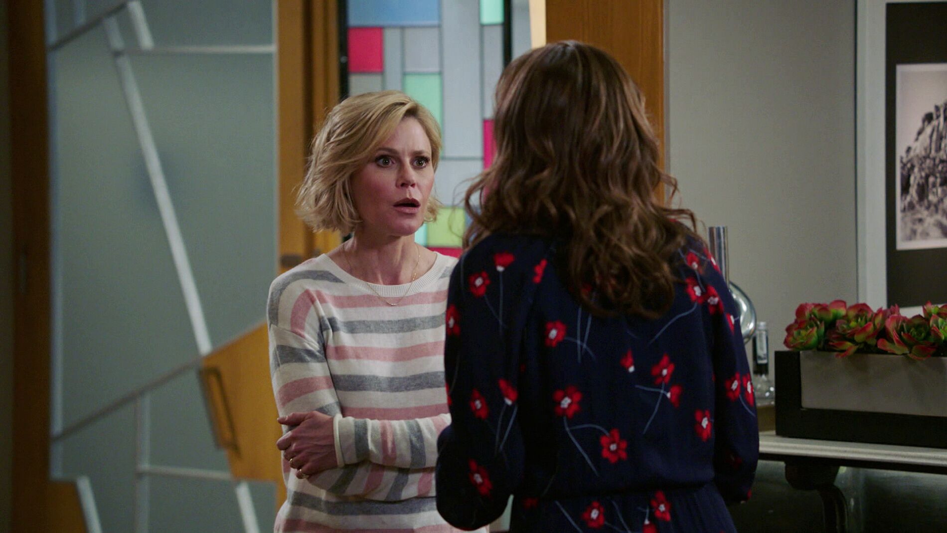 Claire conoce a la nueva novia de Luke